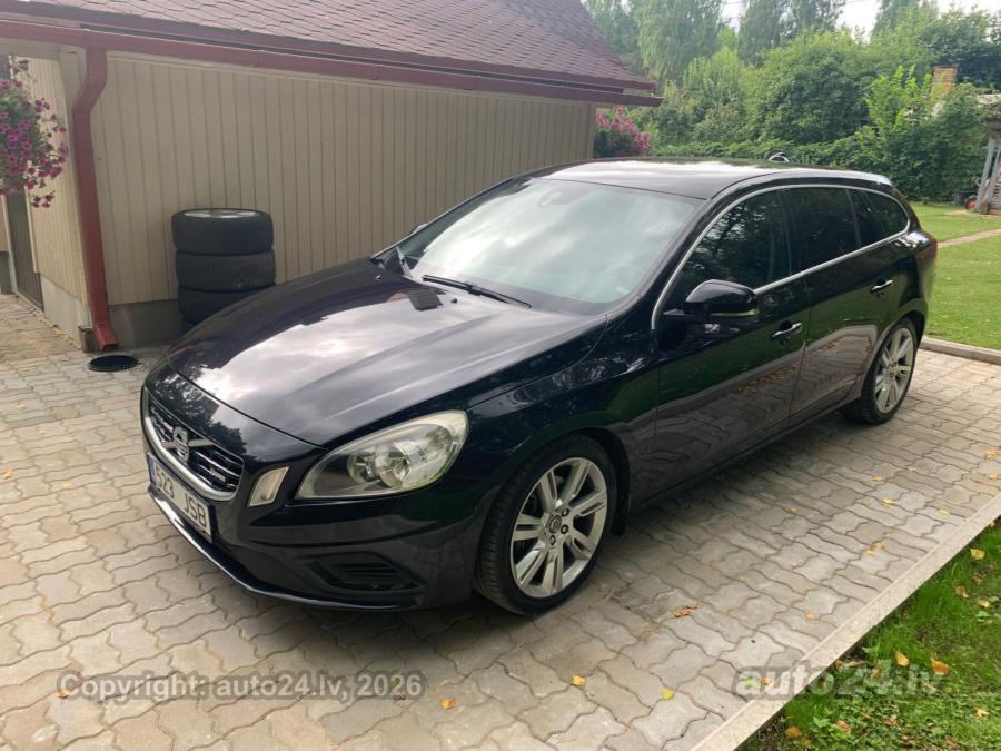 Melns Volvo V60 2011 Tartu, ar dzinēja tilpumu 2.40 L un nobraukumu 286 tūkst. km par 5300 €, foto 1 vietnē AUTOMOTO.COM.LV