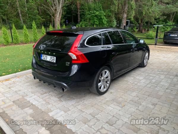 Black Volvo V60 2011 in Tartu, with an engine capacity of 2.40 L and mileage of 286 thousand km for 5300 €, photo 3 on AUTOMOTO.COM.LV