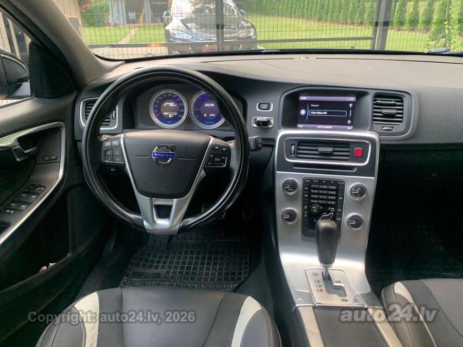 Melns Volvo V60 2011 Tartu, ar dzinēja tilpumu 2.40 L un nobraukumu 286 tūkst. km par 5300 €, foto 6 vietnē AUTOMOTO.COM.LV