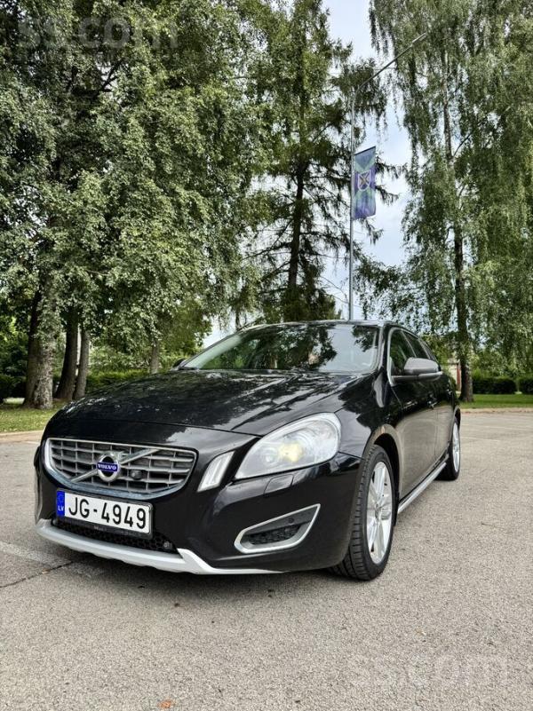 Черный Вольво B60 2011 в Бауска, объемом двигателя 2.00 л и пробегом 493 тыс. км за 3900 €, фото 2 на AUTOMOTO.COM.LV