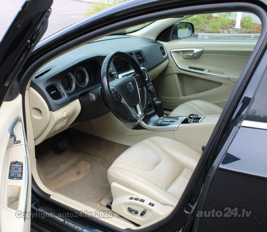 Black Volvo V60 2011 in Rapla, with an engine capacity of 2.00 L and mileage of 290 thousand km for 5790 €, photo 13 on AUTOMOTO.COM.LV