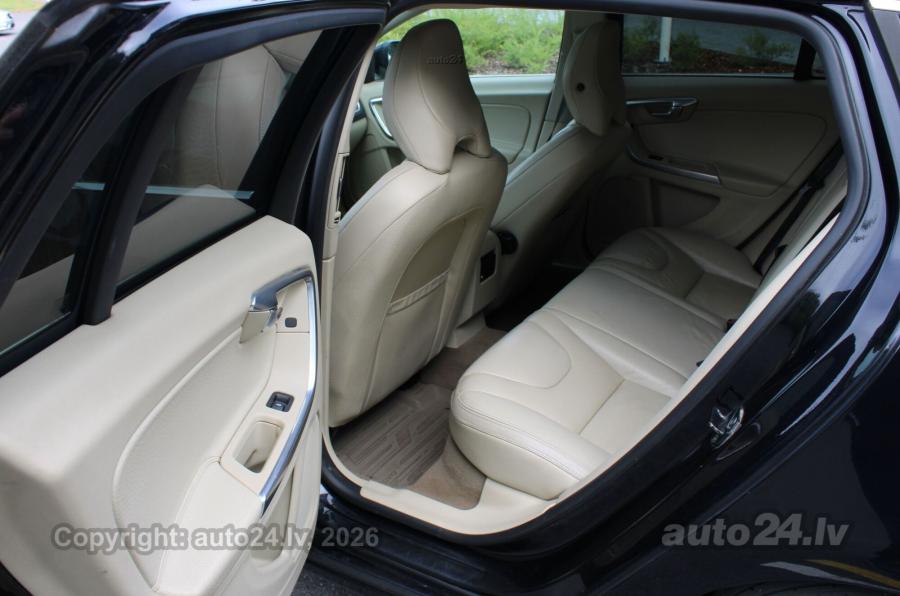 Black Volvo V60 2011 in Rapla, with an engine capacity of 2.00 L and mileage of 290 thousand km for 5790 €, photo 14 on AUTOMOTO.COM.LV
