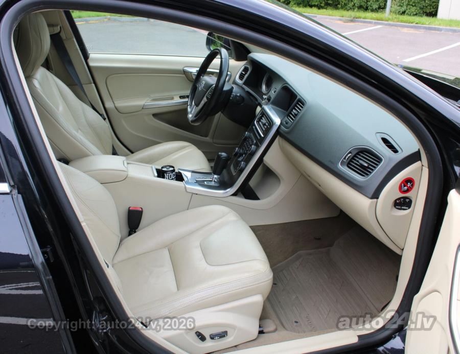 Black Volvo V60 2011 in Rapla, with an engine capacity of 2.00 L and mileage of 290 thousand km for 5790 €, photo 17 on AUTOMOTO.COM.LV
