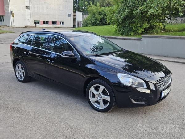 Черный Вольво B60 2011 в Екабпилс, объемом двигателя 2.00 л и пробегом 302 тыс. км за 6490 €, фото 4 на AUTOMOTO.COM.LV