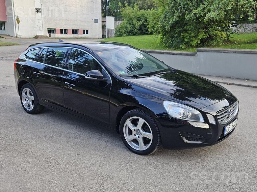 Черный Вольво B60 2011 в Екабпилс, объемом двигателя 2.00 л и пробегом 302 тыс. км за 6490 €, фото 5 на AUTOMOTO.COM.LV