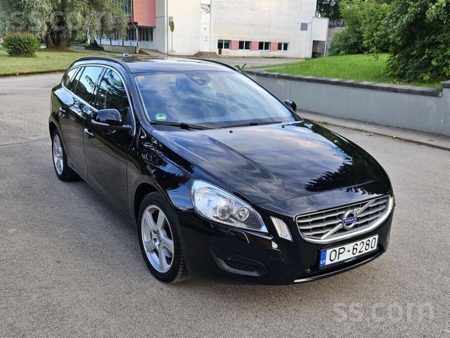 Черный Вольво B60 2011 в Екабпилс, объемом двигателя 2.00 л и пробегом 302 тыс. км за 6490 €, фото 4 на AUTOMOTO.COM.LV