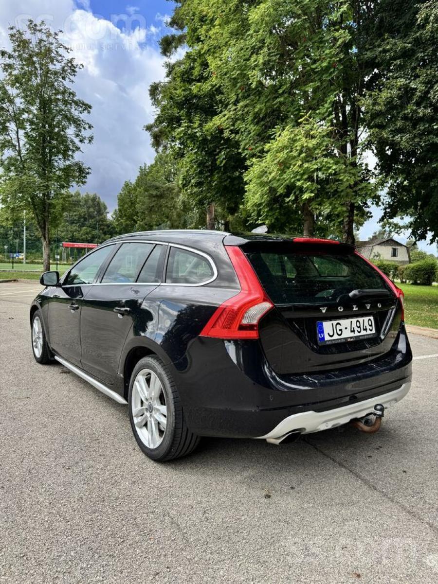 Melns Volvo V60 2011 Bauska, ar dzinēja tilpumu 2.00 L un nobraukumu 493 tūkst. km par 2900 €, foto 9 vietnē AUTOMOTO.COM.LV