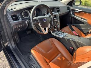 Melns Volvo V60 2011 Ogre, ar dzinēja tilpumu 2.40 L un nobraukumu 245 tūkst. km par 8550 €, foto 16 vietnē AUTOMOTO.COM.LV