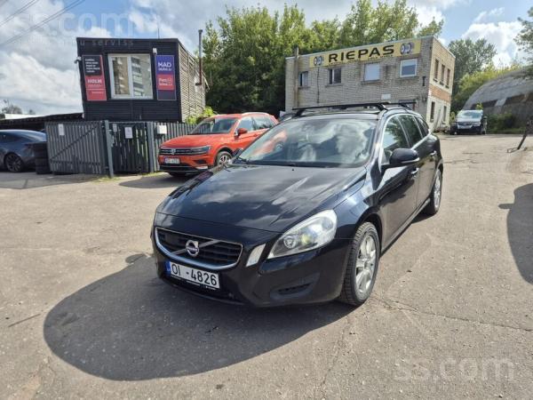 Черный Вольво B60 2011 в Рига, объемом двигателя 2.00 л и пробегом 349 тыс. км за 5990 €, фото 1 на AUTOMOTO.COM.LV