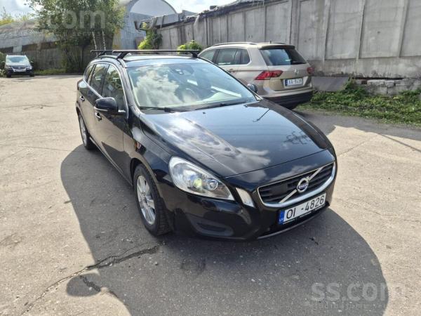 Черный Вольво B60 2011 в Рига, объемом двигателя 2.00 л и пробегом 349 тыс. км за 5990 €, фото 3 на AUTOMOTO.COM.LV