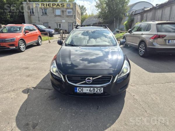 Черный Вольво B60 2011 в Рига, объемом двигателя 2.00 л и пробегом 349 тыс. км за 5990 €, фото 4 на AUTOMOTO.COM.LV