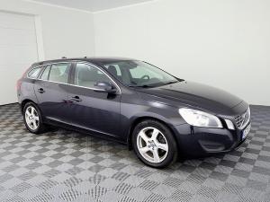 Melns Volvo V60 2011 Tallina, ar dzinēja tilpumu 2.00 L un nobraukumu 313 tūkst. km par 1799 €, foto  vietnē AUTOMOTO.COM.LV