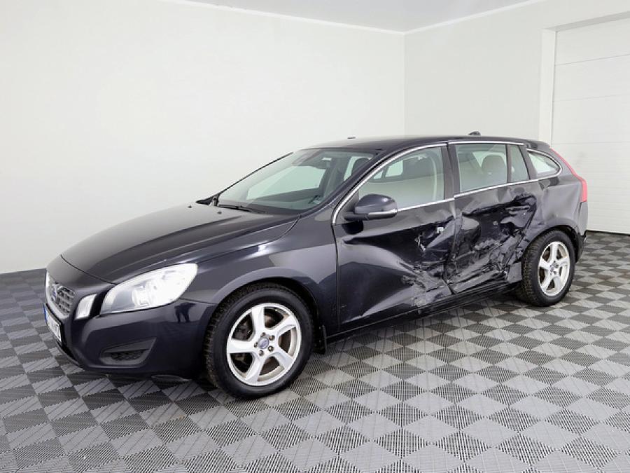 Melns Volvo V60 2011 Tallina, ar dzinēja tilpumu 2.00 L un nobraukumu 313 tūkst. km par 1799 €, foto 3 vietnē AUTOMOTO.COM.LV