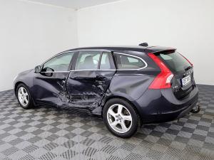 Melns Volvo V60 2011 Tallina, ar dzinēja tilpumu 2.00 L un nobraukumu 313 tūkst. km par 1799 €, foto 5 vietnē AUTOMOTO.COM.LV