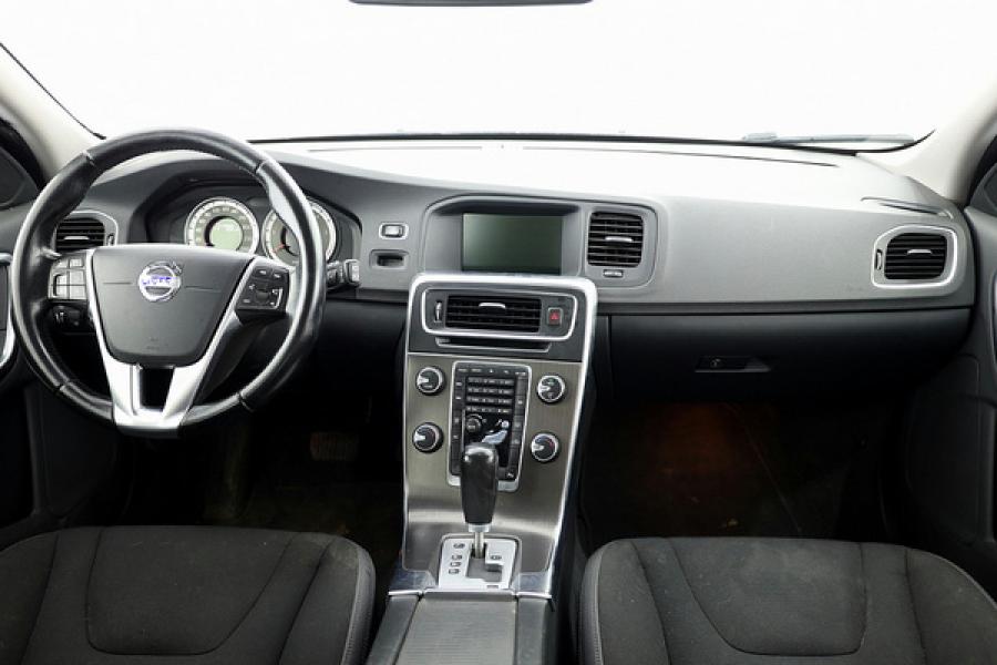 Melns Volvo V60 2011 Tallina, ar dzinēja tilpumu 2.00 L un nobraukumu 313 tūkst. km par 1799 €, foto 6 vietnē AUTOMOTO.COM.LV
