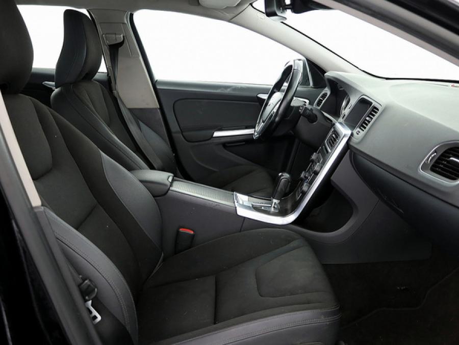 Melns Volvo V60 2011 Tallina, ar dzinēja tilpumu 2.00 L un nobraukumu 313 tūkst. km par 1799 €, foto 7 vietnē AUTOMOTO.COM.LV