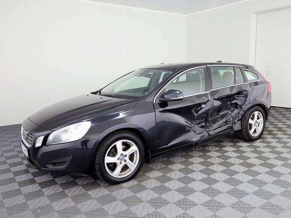 Black Volvo V60 2011 in Tallinn, with an engine capacity of 2.00 L and mileage of 313 thousand km for 1799 €, photo 3 on AUTOMOTO.COM.LV