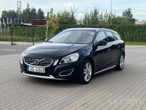 Черный Вольво B60 2011 в Рига, объемом двигателя 2.00 л и пробегом 493 тыс. км за 3600 €, фото  на AUTOMOTO.COM.LV