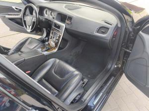 Black Volvo V60 2011 in Vilnius, with an engine capacity of 2.40 L and mileage of 302 thousand km for 5700 €, photo 27 on AUTOMOTO.COM.LV