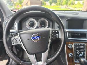 Black Volvo V60 2011 in Vilnius, with an engine capacity of 2.40 L and mileage of 302 thousand km for 5700 €, photo 29 on AUTOMOTO.COM.LV