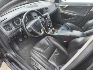 Black Volvo V60 2011 in Vilnius, with an engine capacity of 2.40 L and mileage of 302 thousand km for 5700 €, photo 30 on AUTOMOTO.COM.LV