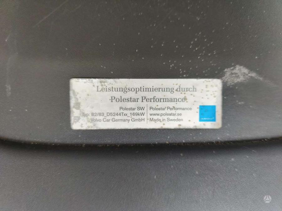 Black Volvo V60 2011 in Vilnius, with an engine capacity of 2.40 L and mileage of 302 thousand km for 5700 €, photo 33 on AUTOMOTO.COM.LV
