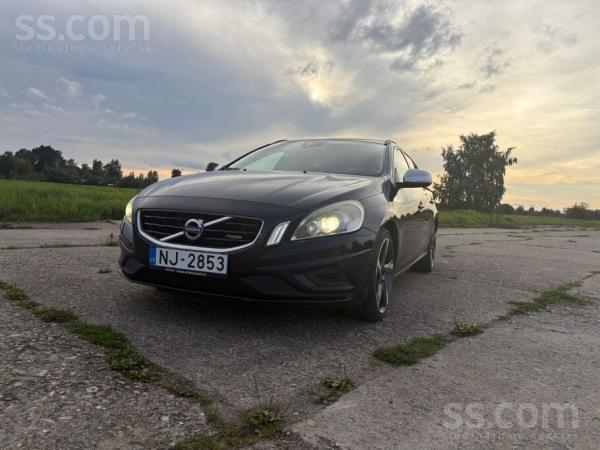 Melns Volvo V60 2011 Rīga, ar dzinēja tilpumu 2.00 L un nobraukumu 303 tūkst. km par 5380 €, foto 7 vietnē AUTOMOTO.COM.LV