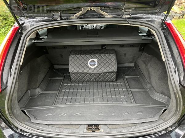 Melns Volvo V60 2011 Aizkraukle, ar dzinēja tilpumu 2.40 L un nobraukumu 264 tūkst. km par 4200 €, foto 3 vietnē AUTOMOTO.COM.LV