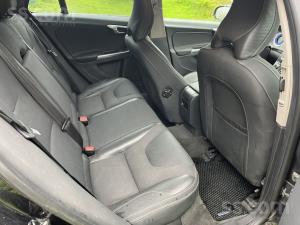 Melns Volvo V60 2011 Aizkraukle, ar dzinēja tilpumu 2.40 L un nobraukumu 264 tūkst. km par 4200 €, foto 6 vietnē AUTOMOTO.COM.LV