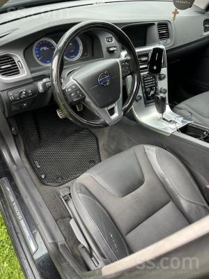 Melns Volvo V60 2011 Aizkraukle, ar dzinēja tilpumu 2.40 L un nobraukumu 264 tūkst. km par 4200 €, foto 8 vietnē AUTOMOTO.COM.LV