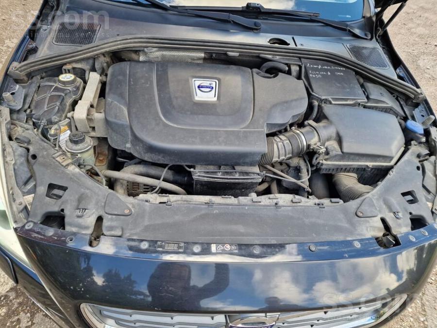 Black Volvo V60 2011 in Liepaja, with an engine capacity of 2.40 L and mileage of 381 thousand km for 4100 €, photo 13 on AUTOMOTO.COM.LV