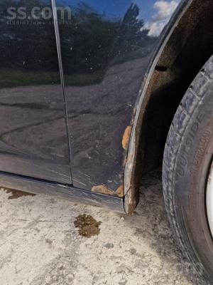 Black Volvo V60 2011 in Liepaja, with an engine capacity of 2.40 L and mileage of 381 thousand km for 4100 €, photo 15 on AUTOMOTO.COM.LV