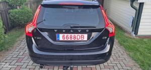 Black Volvo V60 2011 in Alytus, with an engine capacity of 2.00 L and mileage of 307 thousand km for 5850 €, photo 4 on AUTOMOTO.COM.LV