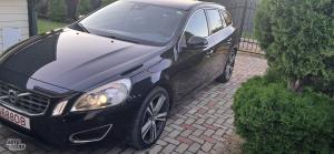Black Volvo V60 2011 in Alytus, with an engine capacity of 2.00 L and mileage of 307 thousand km for 5850 €, photo 15 on AUTOMOTO.COM.LV