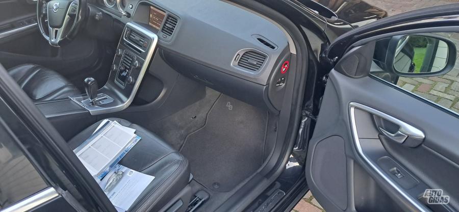 Black Volvo V60 2011 in Alytus, with an engine capacity of 2.00 L and mileage of 307 thousand km for 5850 €, photo 20 on AUTOMOTO.COM.LV