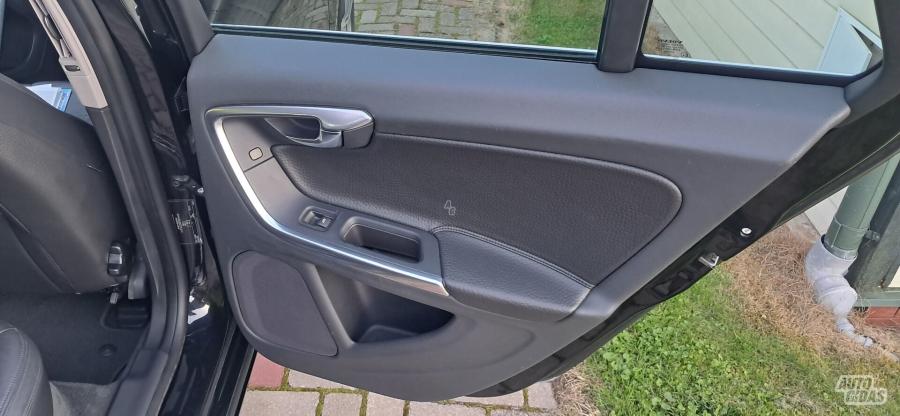 Black Volvo V60 2011 in Alytus, with an engine capacity of 2.00 L and mileage of 307 thousand km for 5850 €, photo 21 on AUTOMOTO.COM.LV