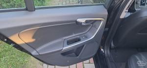 Black Volvo V60 2011 in Alytus, with an engine capacity of 2.00 L and mileage of 307 thousand km for 5850 €, photo 29 on AUTOMOTO.COM.LV