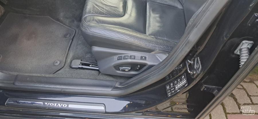 Black Volvo V60 2011 in Alytus, with an engine capacity of 2.00 L and mileage of 307 thousand km for 5850 €, photo 31 on AUTOMOTO.COM.LV