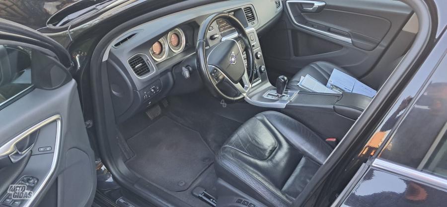 Black Volvo V60 2011 in Alytus, with an engine capacity of 2.00 L and mileage of 307 thousand km for 5850 €, photo 32 on AUTOMOTO.COM.LV