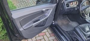 Black Volvo V60 2011 in Alytus, with an engine capacity of 2.00 L and mileage of 307 thousand km for 5850 €, photo 33 on AUTOMOTO.COM.LV