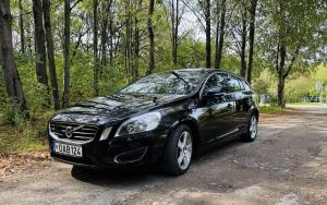 Black Volvo V60 2011 in Kaunas, with an engine capacity of 1.56 L and mileage of 325 thousand km for 4500 €, photo  on AUTOMOTO.COM.LV