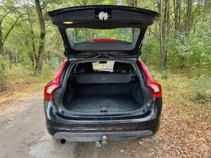 Black Volvo V60 2011 in Kaunas, with an engine capacity of 1.56 L and mileage of 325 thousand km for 4500 €, photo 7 on AUTOMOTO.COM.LV