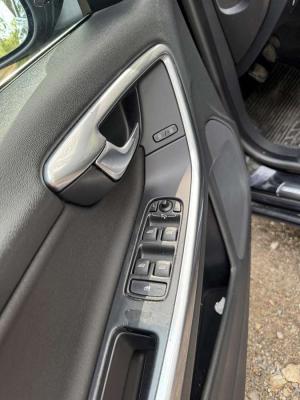 Black Volvo V60 2011 in Kaunas, with an engine capacity of 1.56 L and mileage of 325 thousand km for 4500 €, photo 11 on AUTOMOTO.COM.LV