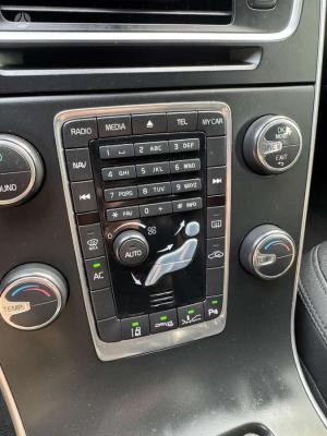 Black Volvo V60 2011 in Kaunas, with an engine capacity of 1.56 L and mileage of 325 thousand km for 4500 €, photo 14 on AUTOMOTO.COM.LV
