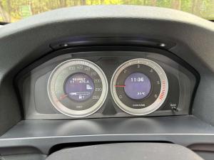 Black Volvo V60 2011 in Kaunas, with an engine capacity of 1.56 L and mileage of 325 thousand km for 4500 €, photo 16 on AUTOMOTO.COM.LV
