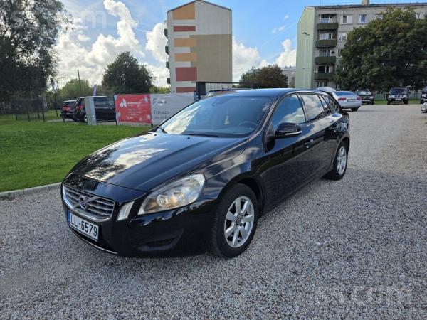 Melns Volvo V60 2011 Ventspils, ar dzinēja tilpumu 2.00 L un nobraukumu 286 tūkst. km par 4500 €, foto 1 vietnē AUTOMOTO.COM.LV