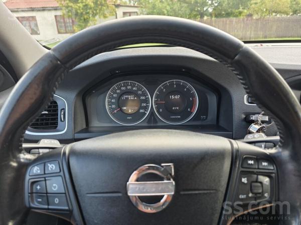 Melns Volvo V60 2011 Ventspils, ar dzinēja tilpumu 2.00 L un nobraukumu 286 tūkst. km par 4500 €, foto 11 vietnē AUTOMOTO.COM.LV