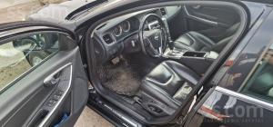Black Volvo V60 2011 in Valmiera, with an engine capacity of 2.40 L and mileage of 259 thousand km for 6299 €, photo 9 on AUTOMOTO.COM.LV