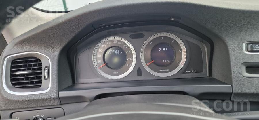Black Volvo V60 2011 in Valmiera, with an engine capacity of 2.40 L and mileage of 259 thousand km for 6299 €, photo 13 on AUTOMOTO.COM.LV
