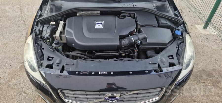 Black Volvo V60 2011 in Valmiera, with an engine capacity of 2.40 L and mileage of 259 thousand km for 6299 €, photo 15 on AUTOMOTO.COM.LV